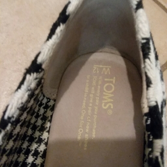 Toms | Shoes | Toms Black White Houndstooth Wedges 2w | Poshmark